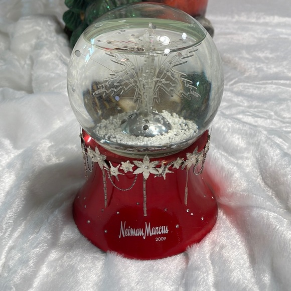 Neiman Marcus | Holiday | Vintage Neiman Marcus 209 Snow Globe Department 56 | Poshmark